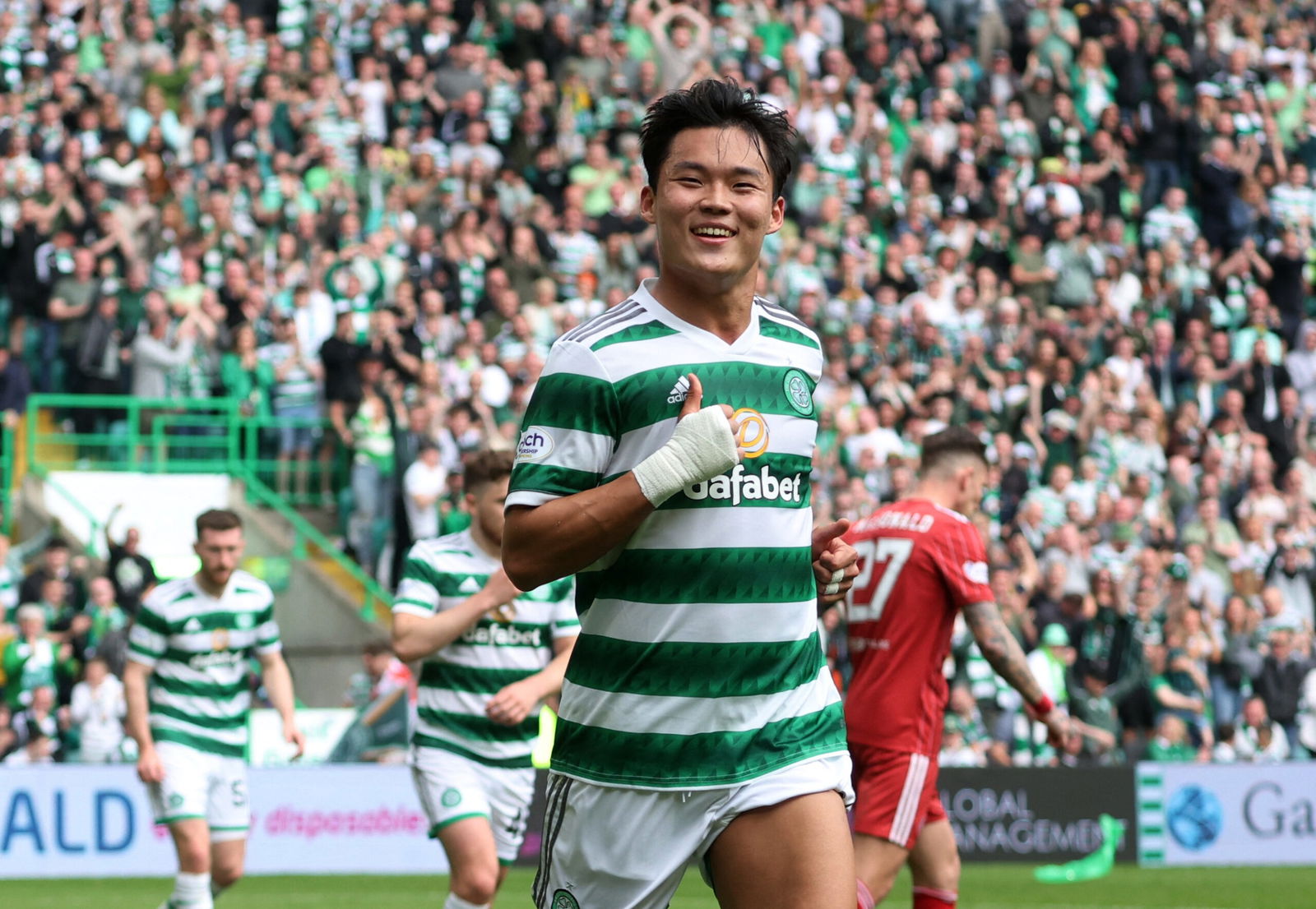 Watch the brilliant fan-cam as Jota tees up Oh for Celtic goal number five