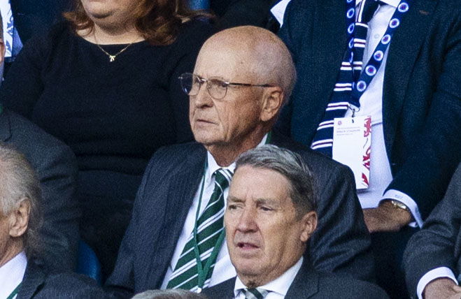 Fergus McCann joins in with Celtic fans